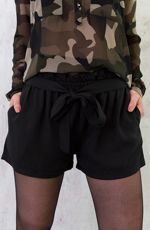 Strik Short Zwart | fashionmusthaves.nl