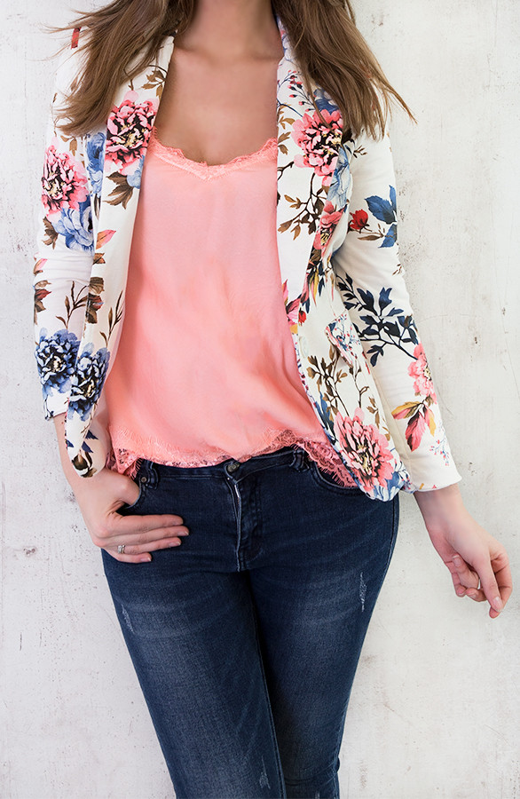 Romance Lace Top Neon Koraal | fashionmusthaves.nl