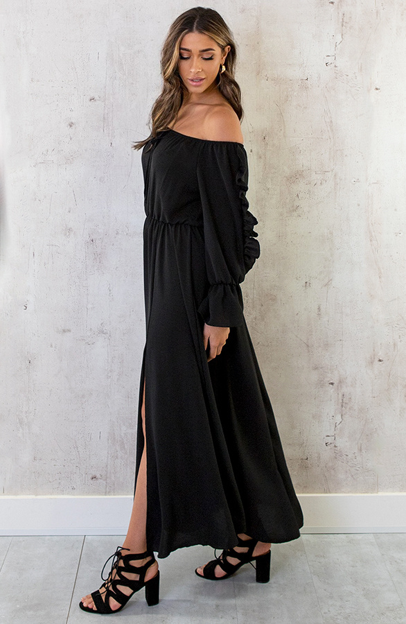 Maxi Off Shoulder Ruffle Jurk Zwart | Fashionmusthaves.nl