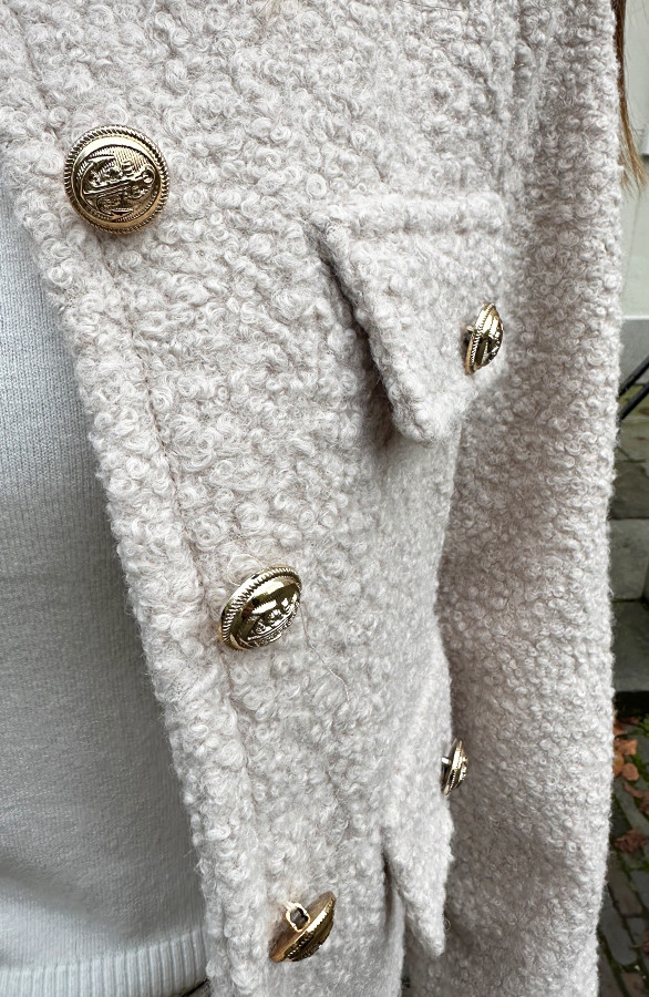 Classic Boucle Jacket Beige | Fashionmusthaves.nl