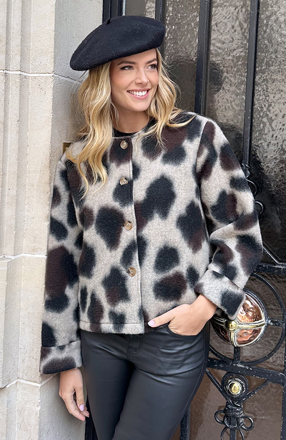 Woven Button Bomber Jacket Leopard Choco | Fashionmusthaves.nl